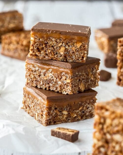 No Bake Snickers Crispy Cake [+Video] - fun, easy & no bake - Sugar ...