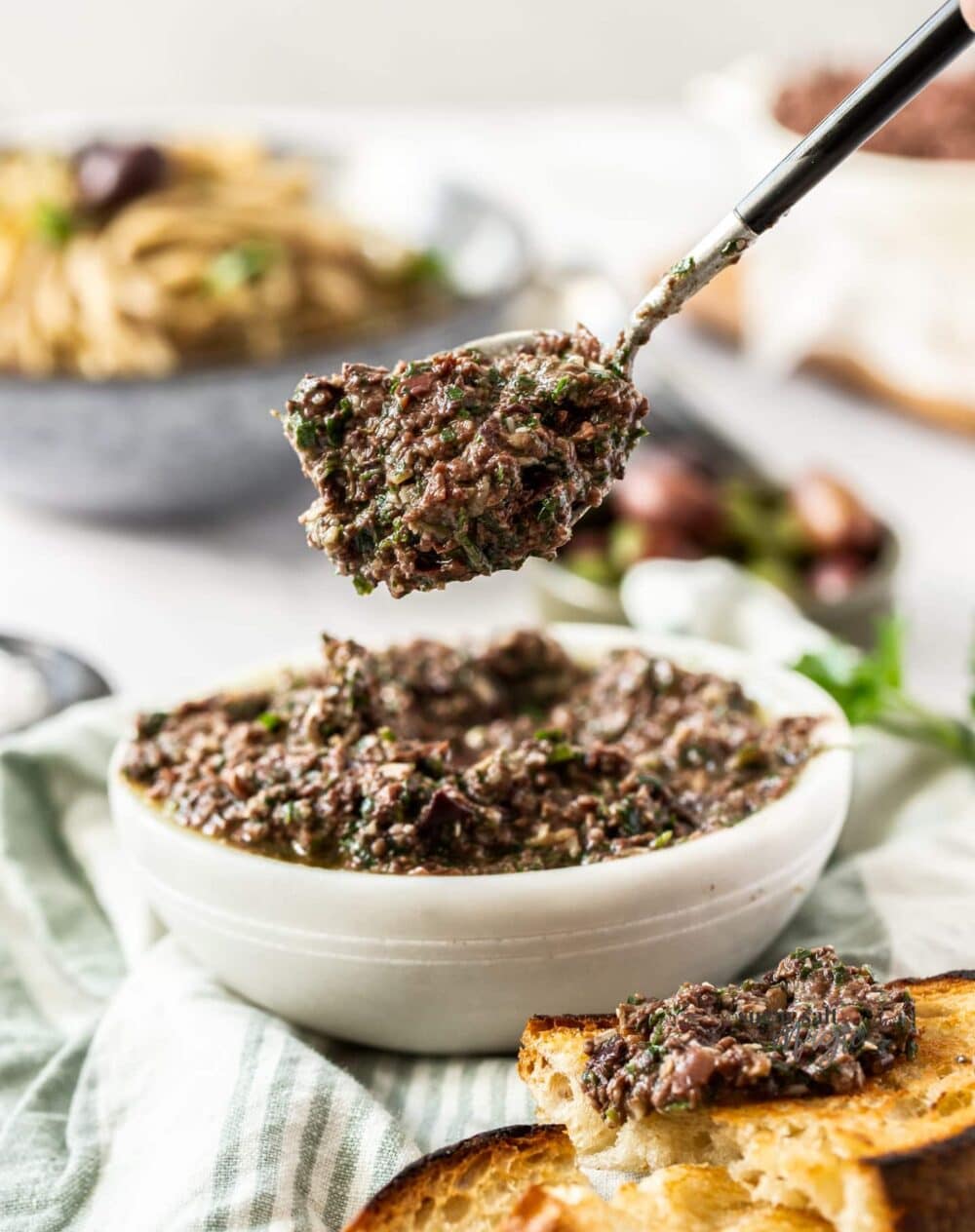 Easy Olive Pesto - 6 ingredients, 5 minutes - Sugar Salt Magic