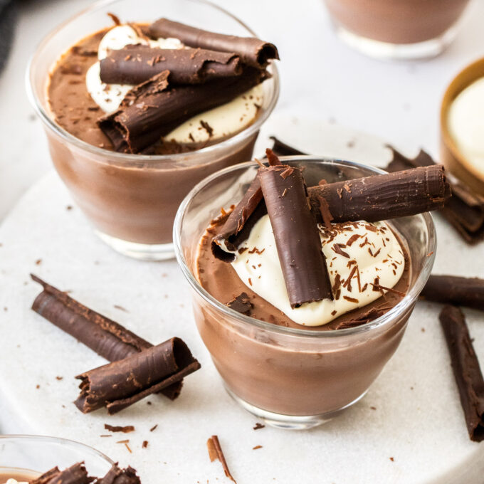 Easy Chocolate Pots - 6 ingredients and 5 minutes - Sugar Salt Magic