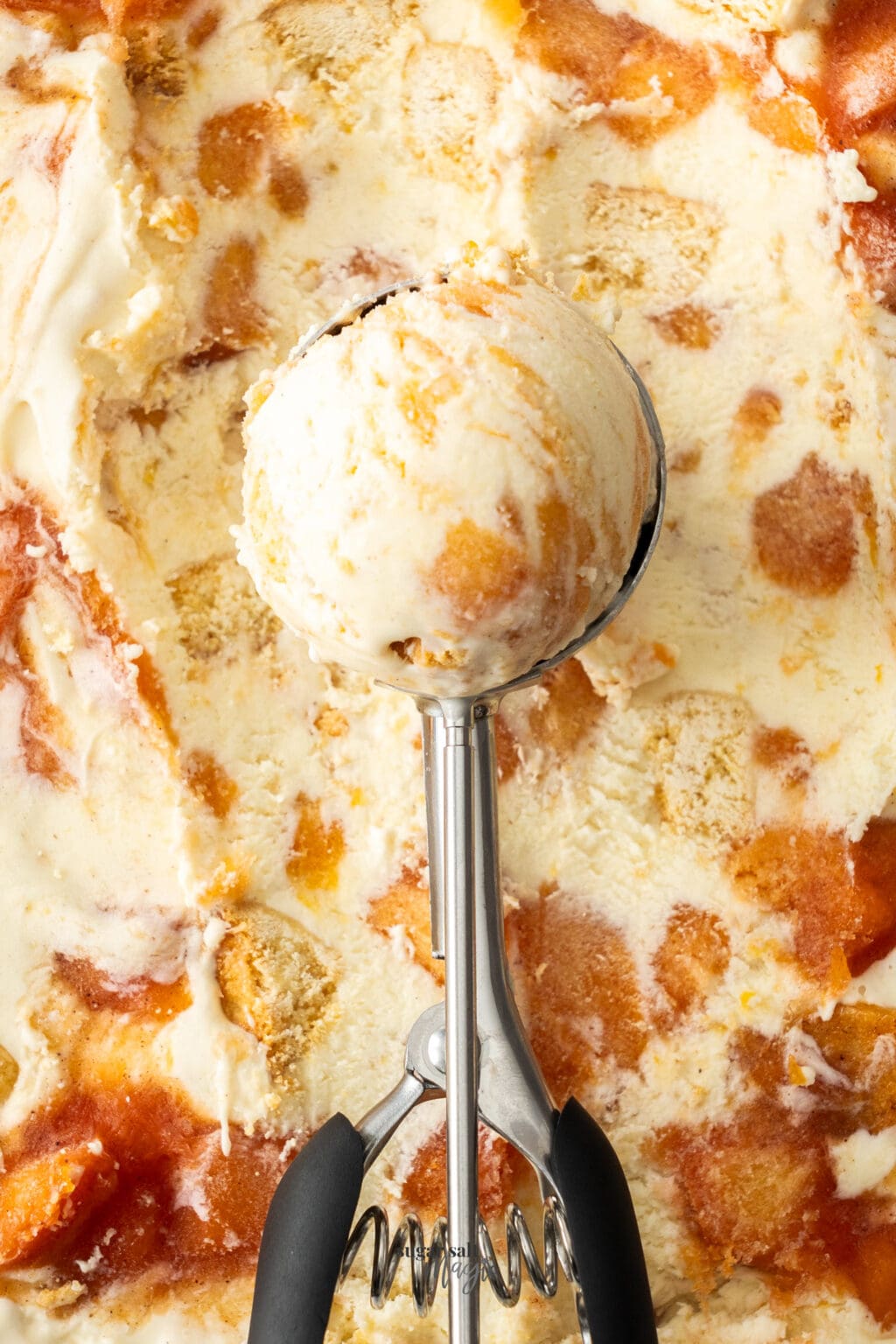 Peach Cobbler Ice Cream - easy, no churn - Sugar Salt Magic