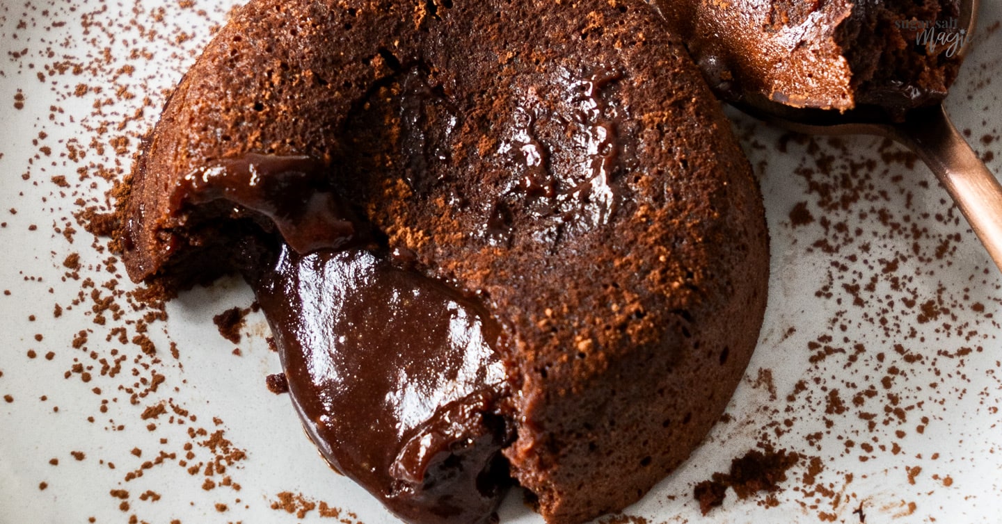 Chocolate Fondant Recipe (Fondant Au Chocolat) - Sugar Salt Magic