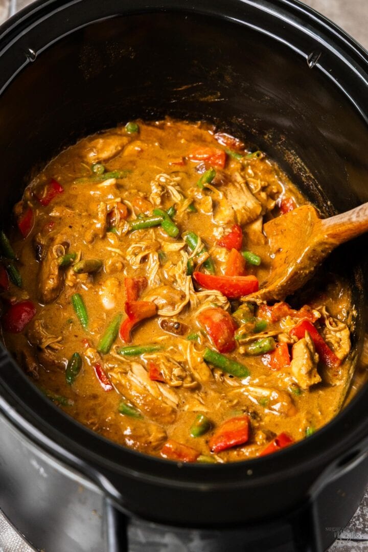 Slow Cooker Satay Chicken - Sugar Salt Magic