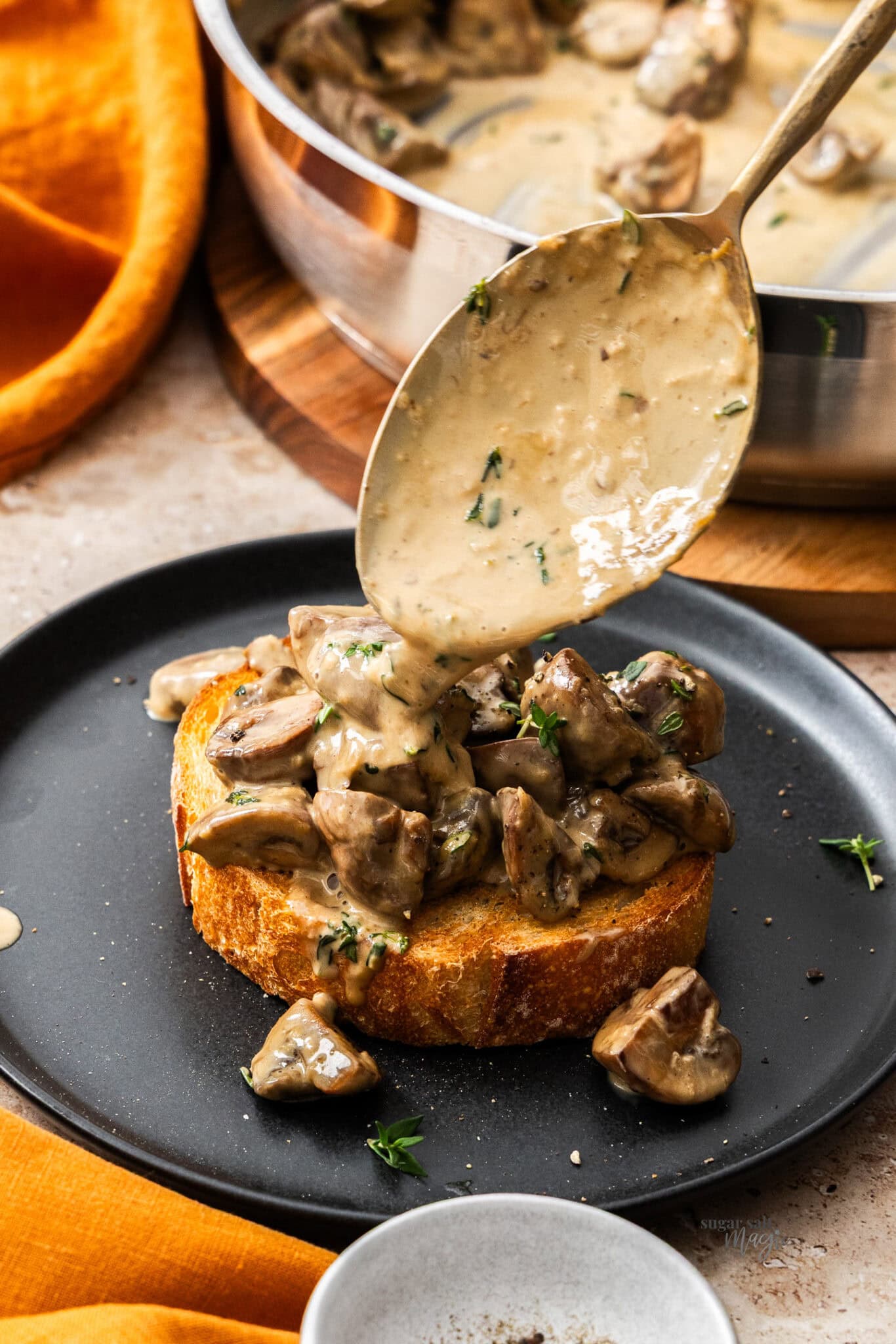 Creamy Garlic Mushrooms - Sugar Salt Magic
